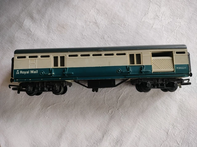 TRI-ANG HORNBY OO Gauge Royal Mail Coach Model Railway Trains £5.91 ...
