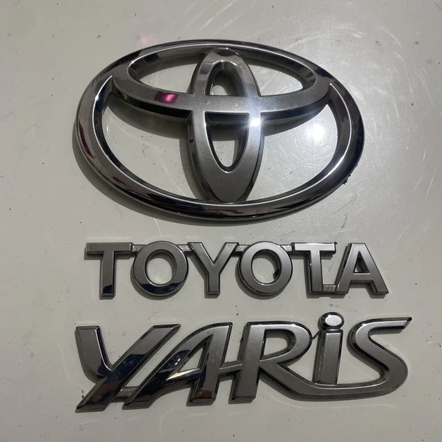 1× GENUINE TOYOTA YARIS REAR BADGE Emblem And Letters 75431-0D050 130mm ...