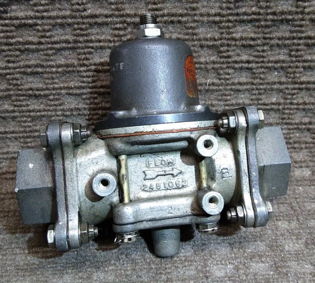 BENDIX REGULATOR AND Relief Valve - As Removed from Beech 99 U-32 ...
