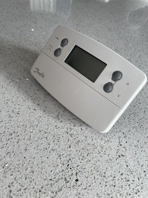 DANFOSS TP7000-RF - Wireless Programmable Thermostat Unit £50.00 - PicClick UK