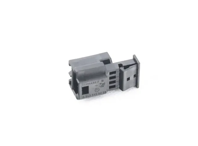 MERCEDES-BENZ ML W164 Rear View Camera Plug A0425459228 EUR 4,07 ...