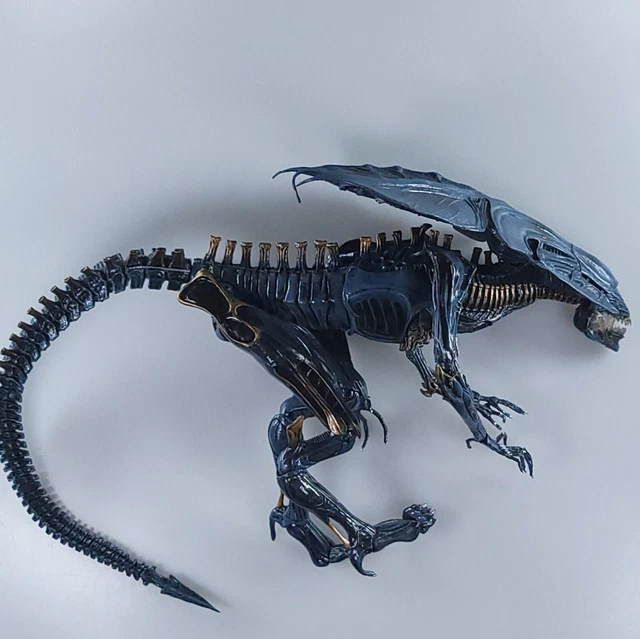 NECA ALIEN ALIENS Xenomorph Queen Deluxe Blue Poseable Action Figure 14 ...