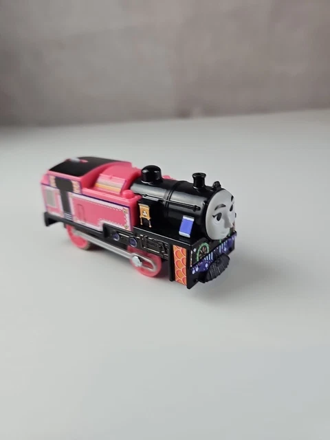 THOMAS THE TANK Engine Trackmaster Revolution HYPERGLOW ASHIMA Train ...