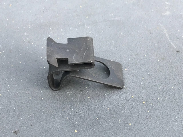 FORD GRANADA/ESCORT MK1/2/CAPRI New Genuine Ford bonnet cable clip ...