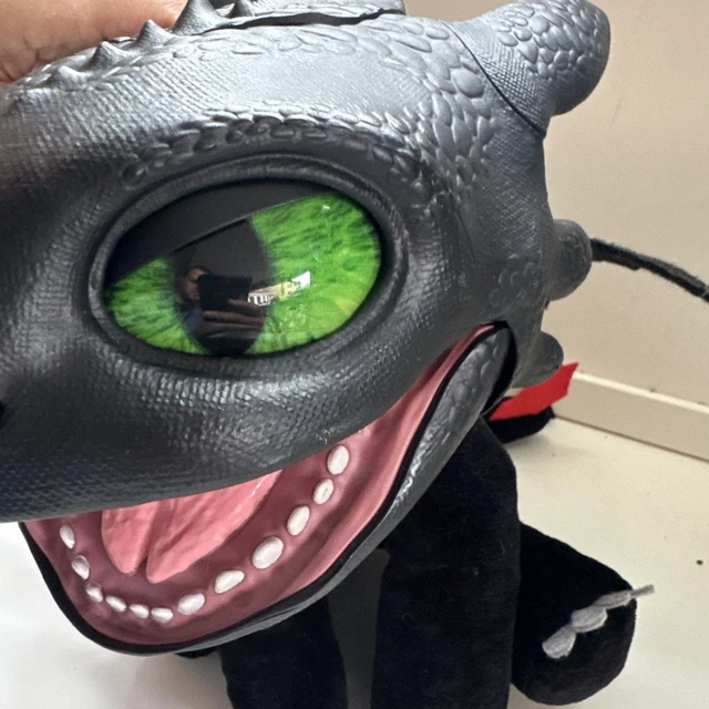 DREAMWORKS HOW TO Train Your Dragon Toothless Puppetronic by RealFX ...