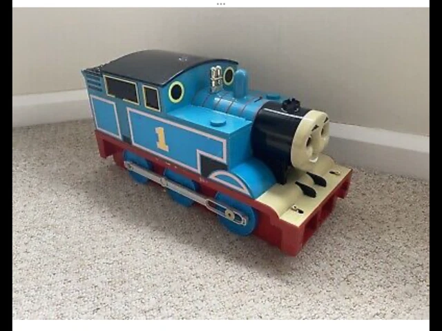 TOMY TRACKMASTER THOMAS The Tank Engine Giant Thomas Storage Vintage ...