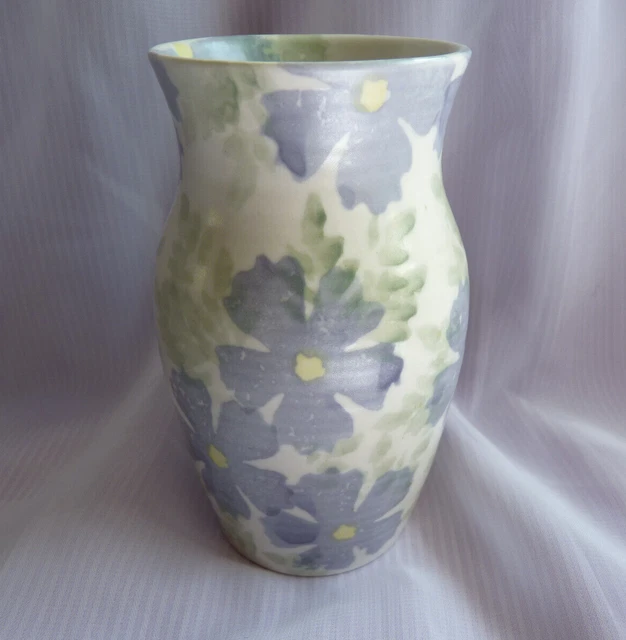 BEN THOMAS PORCELAIN Studio Pottery Bud Vase Perriwinkle Flowers ...