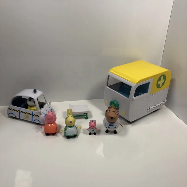 PEPPA PIG AMBULANCE MOBILE MEDICAL CENTRE And Panda Police Car & Figure ...