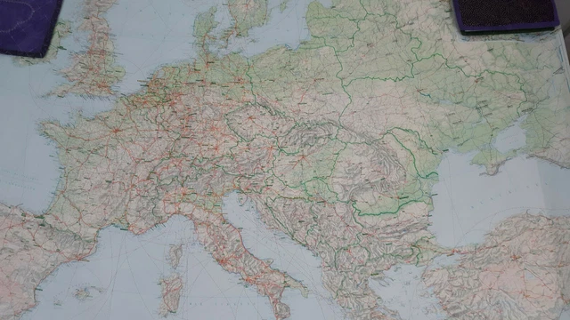 MAP OF EUROPE Europa Wall Map 125 x 98 cm 49 x 38 in, ISBN 3-575-34007 ...
