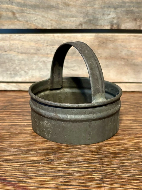 ANTIQUE BISCUIT COOKIE Cutter With Handle Farmhouse Kitchen Primitive £ ...