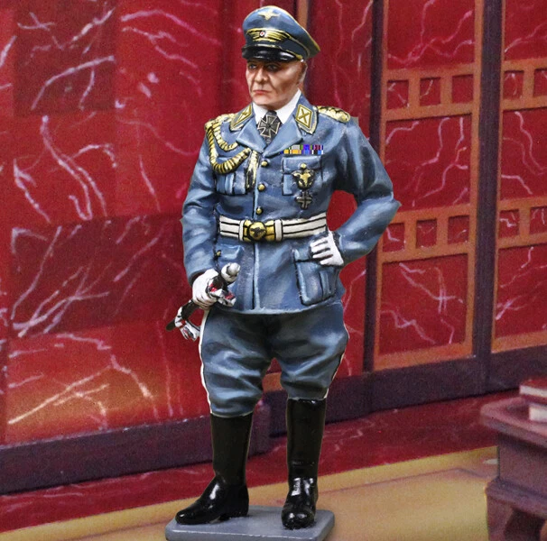 THE COLLECTORS SHOWCASE Ww2 German Cs00930 German General Standing With ...