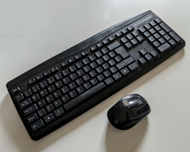 ONN WIRELESS UK Englisch Tastatur und Maus Combo mit Nano-Empfänger ... ONN WIRELESS UK Englisch Tastatur und Maus Combo mit Nano-Empfänger ...