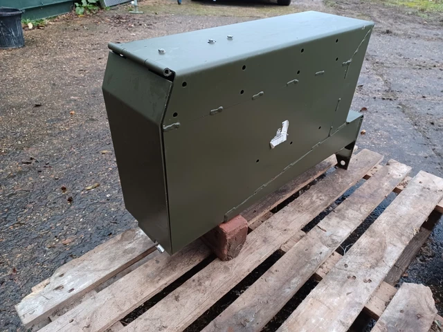 MILITARY LEYLAND DAF Drops Fire Extinguisher Box. £62.00 - PicClick UK