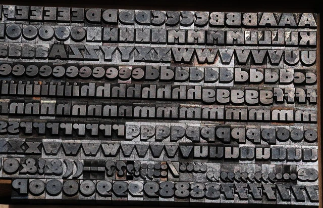 POLICE DE CARACTÈRES GILL gras 24 plomb lettres typographie imprimerie ...