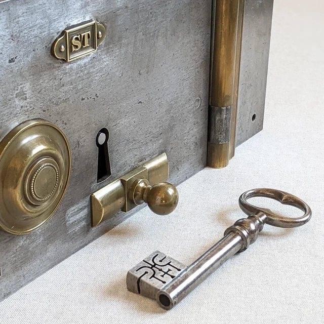 ANTIQUE DOOR LOCK from the Victorian Era - Amazingly Huge Antique Rim ...