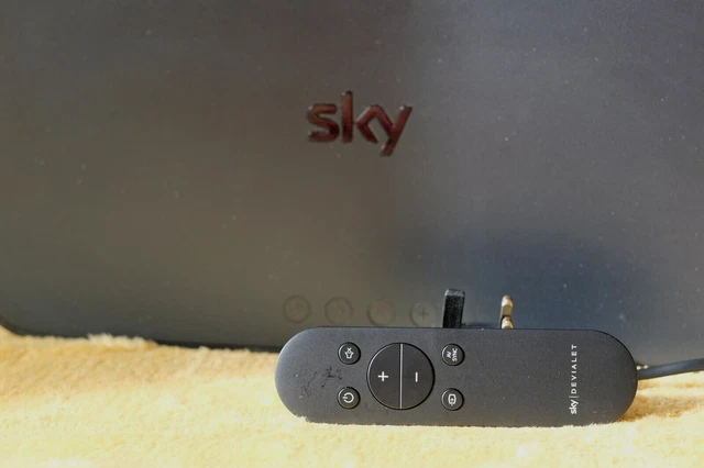 SKY DEVIALET DOLBY Digital Soundbox WITH REMOTE £80.00 - PicClick UK