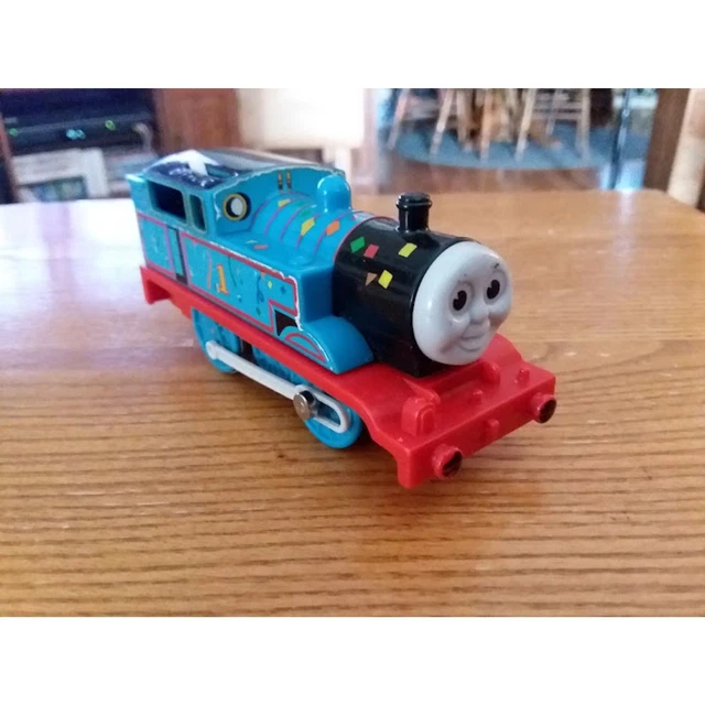 TOMY TRACKMASTER THOMAS & Friends Train Car Happy Birthday Thomas Motor ...