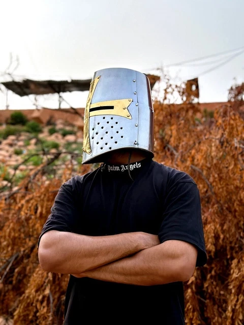 MEDIEVAL TEMPLAR HELMET Larp Knight helmet With wooden stand Halloween ...