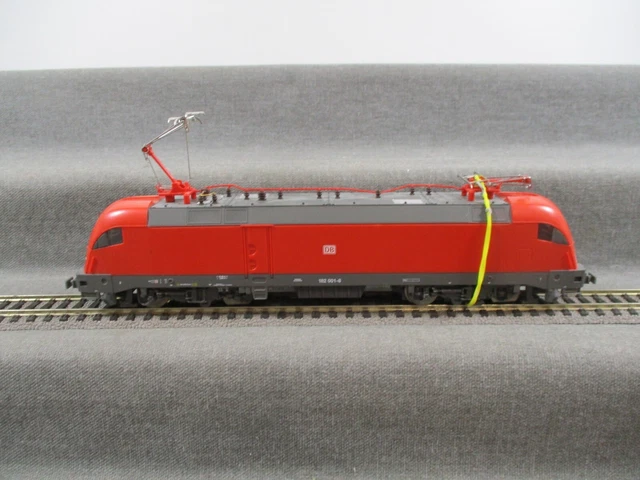 LOCOMOTIVA ELETTRICA PIKO H0 locomotiva elettrica delle ferrovie dello Stato BR 182 001-8 ...