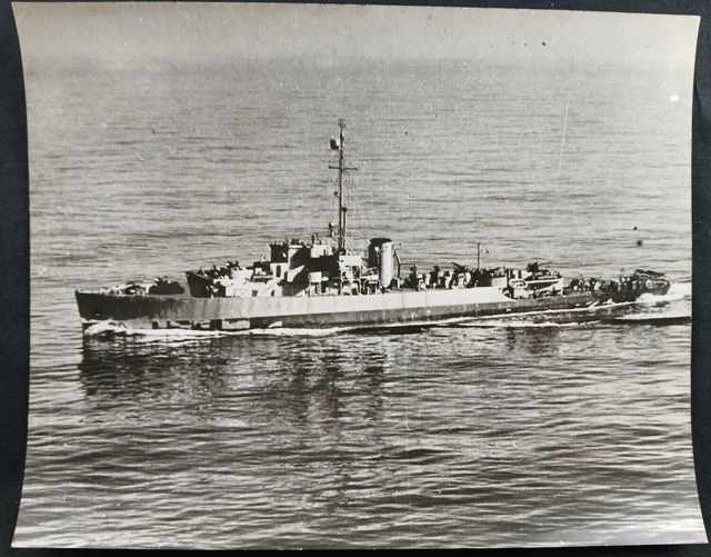 WW2 OFFICIAL PHOTO of 'H.M.S. CAICOS' ('COLONY-CLASS' FRIGATE) £27.99 ...