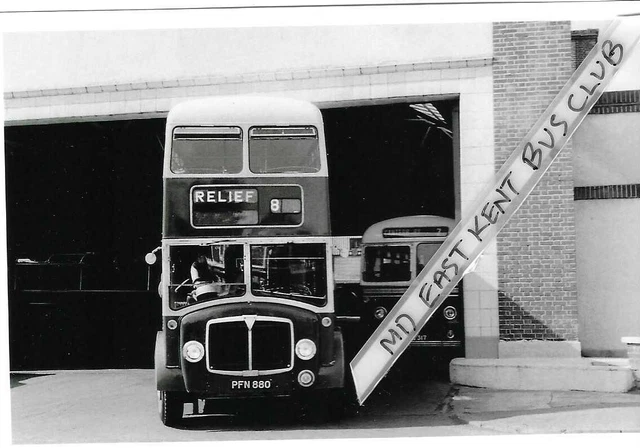EAST KENT BUS Photograph Aec Regent V Pfn 880 Canterbury 6X4 £0.50 ...