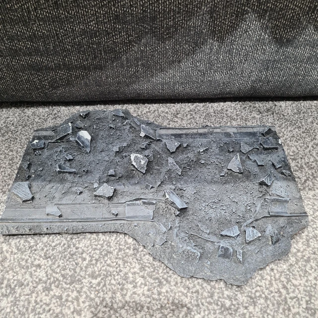 FORGEWORLD WARHAMMER 40K terrain / scenery bombed straight road section ...
