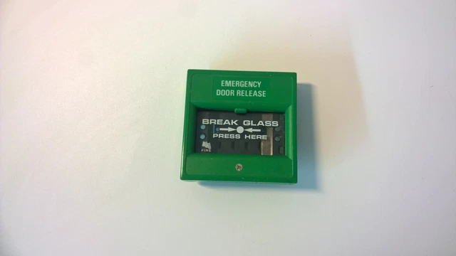 EMERGENCY DOOR RELEASE - Break Glass - Green Box - (R2-2) £2.95 ...
