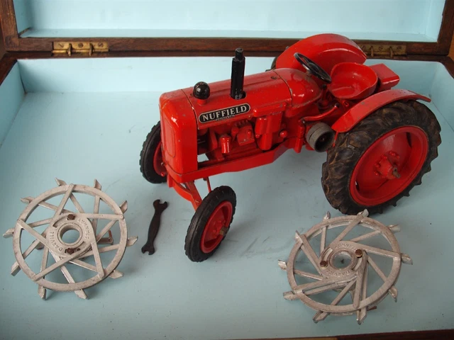 VERY RARE DENZIL SKINNER NUFFIELD UNIVERSAL TRACTOR & Wheel Strake 1/16 ...