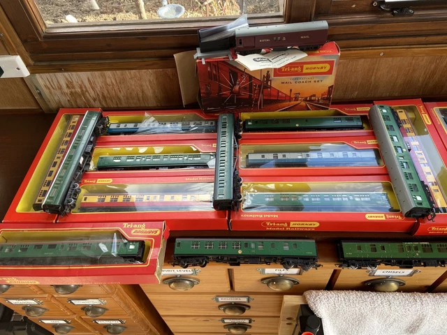 TRI-ANG HORNBY VARIOUS coaches OO gauge x 18 £146.30 - PicClick UK