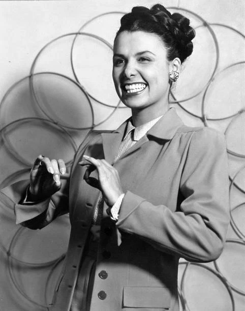 AMERICAN ACTRESS SINGER and dancer Lena Horne circa 1940 New York Old ...