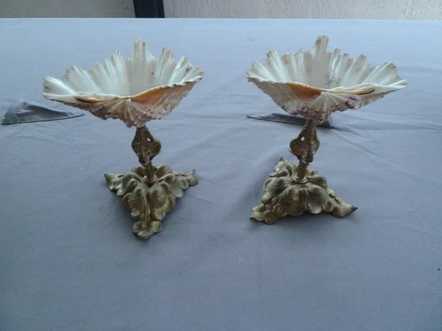 ANCIENS VIDE POCHES, Bénitiers sur pieds en régule doré EUR 50,00 ...