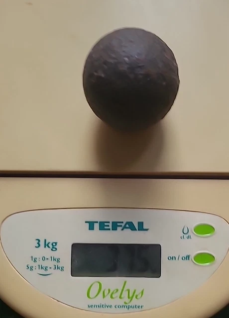 BOULET EN FONTE de fer. Diamètre : 4,30 cm - Poids : 375 g EUR 100,00 ...