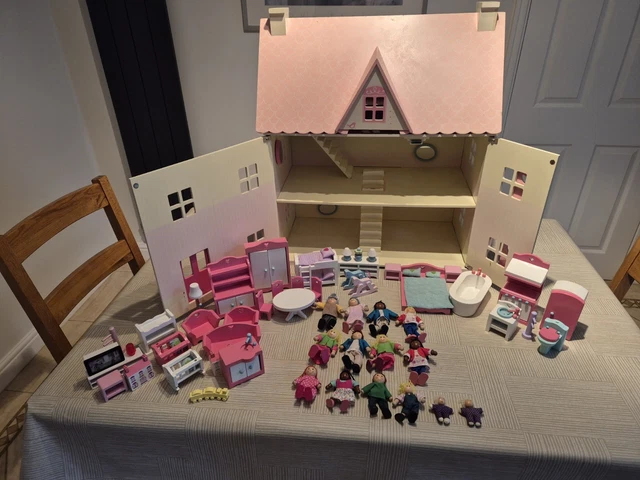 ELC DOLLS HOUSE Rosebud Cottage with Furniture and Family DH4 £31.90 ...