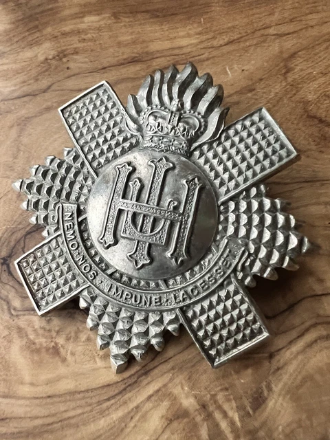 VINTAGE SCOTTISH REGIMENT Cap Badge Royal Highland Fusiliers Pipers ...