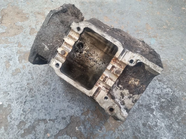 LAND ROVER SERIES 2 Gearbox Casing (With Dipstick Hole) £24.99 ...