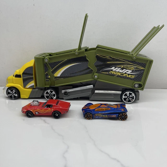 HOT WHEELS CRASHING Big Rig Transport Vehicle by Mattel 2011 + 2 Race ...
