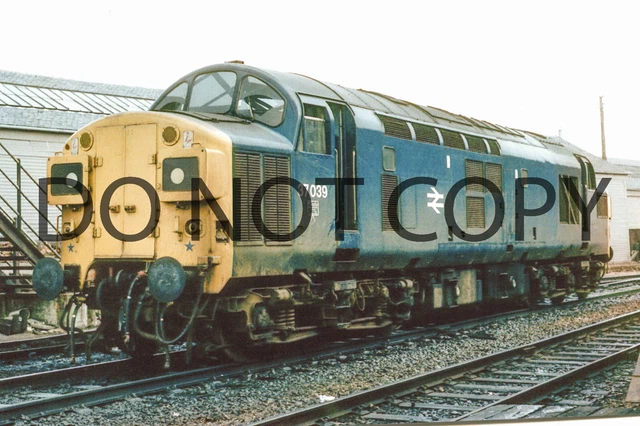 UK DIESEL TRAIN Railway Photograph Of Class 37 37039 Loco. Rm37-123 £1. ...