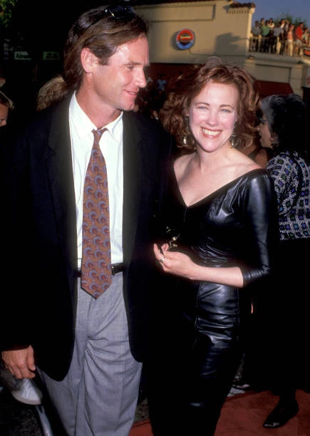 CATHERINE OHARA AND husband Bo Welch attend the Batman Westw - 1989 Old ...
