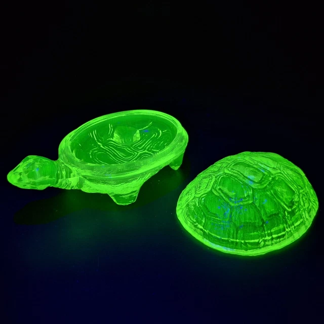 URANIUM GLASS TRINKET Box Turtle Vaseline Yellow Glass Jewelry Glass ...