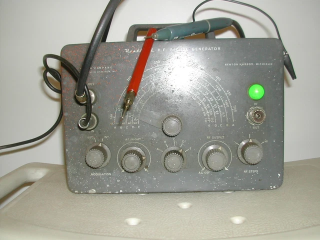 VINTAGE HEATHKIT MODEL Sg-8 Rf Signal Generator, With Probes And ...
