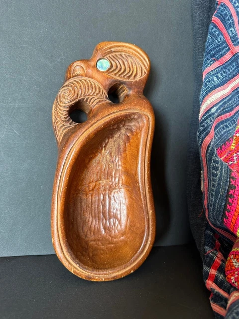OLD NEW ZEALAND Mouri Carved Wooden Change Bowl …beautiful collection ...