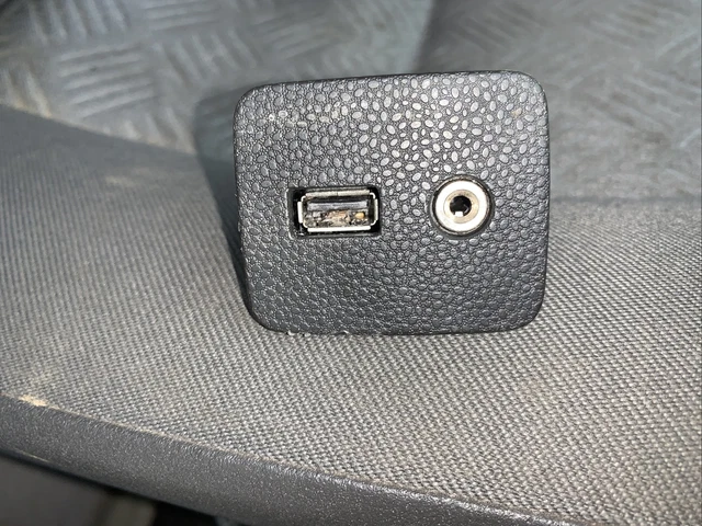 FORD FIESTA MK7 Aux USB Port Socket c1bb-a045k12-c mk7 Ab Bj 2013 ...