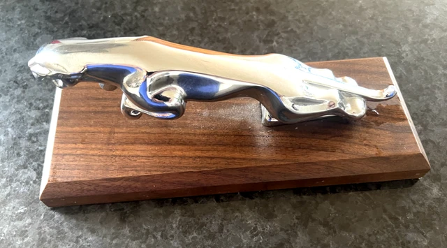 JAGUAR CLASSIC CAR Bonnet Mascot on Oak Wood Plinth, Desk Ornament ...