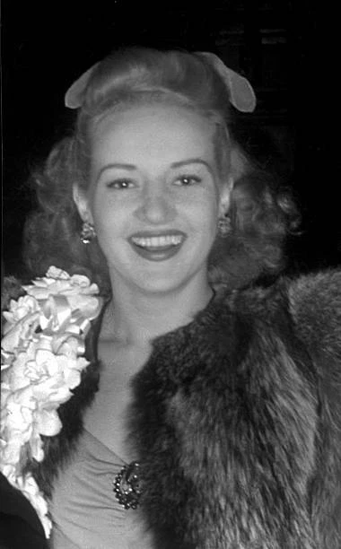 ACTRESS BETTY GRABLE Smiles As She Is Photographed In La 1940S Old ...