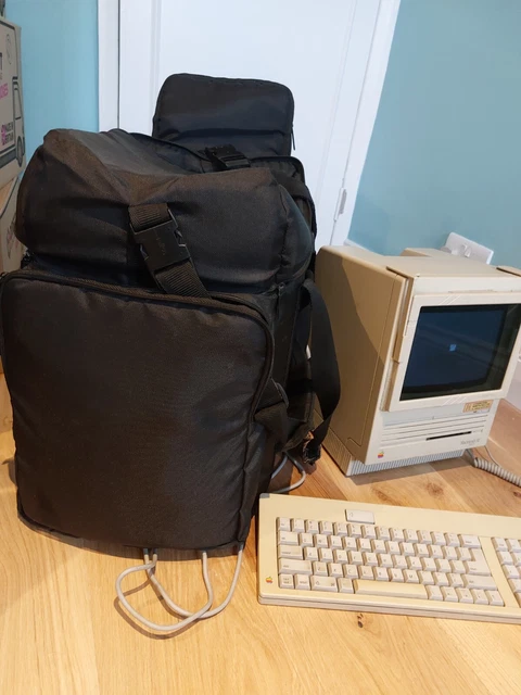 APPLE MACINTOSH SE 30 Working with Keyboard, Mouse & Carry Case £250.00 ...