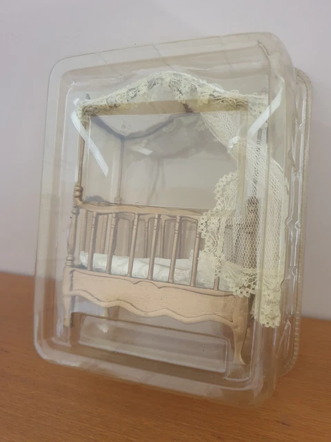 MEUBLE POUR MAISON de poupées miniature style rococo 1/12 neuf Lit enfant EUR 39,90 - PicClick FR