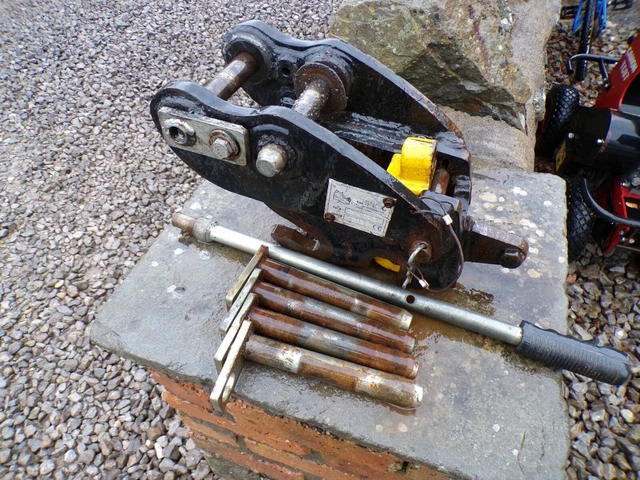 JCB 8014, 8018, Quick Hitch & Pins, 25Mm, Mini Digger Excavator £275.00 ...