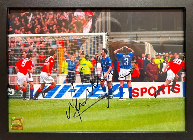 MARK HUGHES - Manchester United Legend Hand Signed Framed Photo 12' x 9 ...