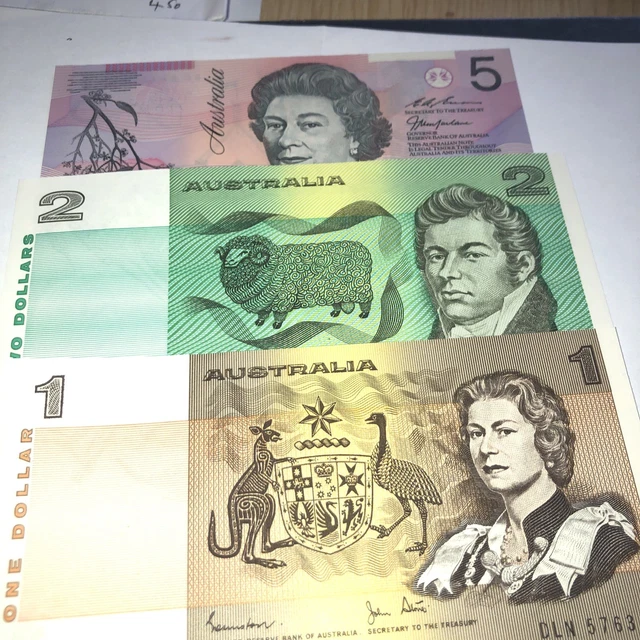 THREE AUSTRALIAN BANK Notes Five/ Two/ One Dollars: Uncirculated ...