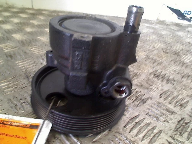 POMPE DE DIRECTION Dacia Logan Express (FS) Van 1.6 (K7M-710) 2011 EUR ...